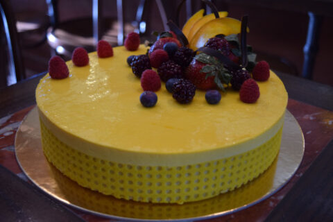 Mango Mousse Cake | Cossetta Eventi